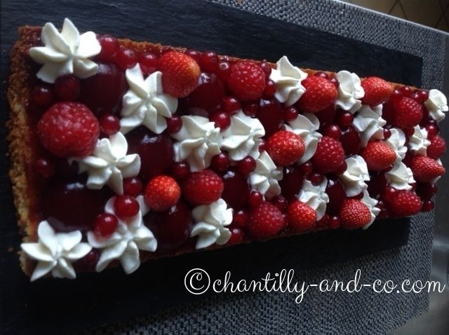 Tarte framboises fruits rouges - chantilly and co
