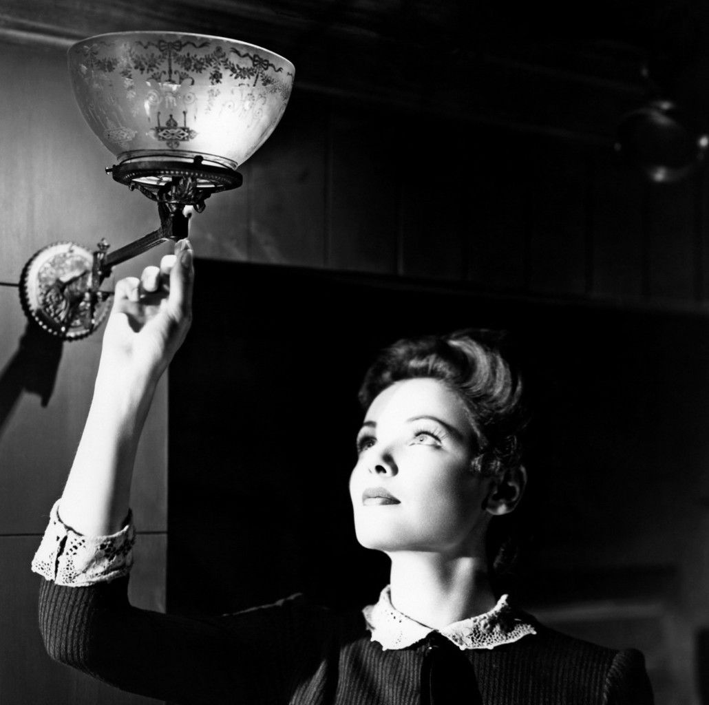 Lucy Muir (Gene Tierney) dans The Ghost and Mrs. Muir - Joseph L ...
