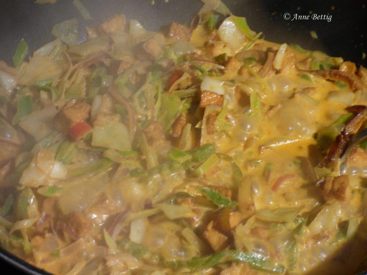 Wok au tofu, curry rouge - La cuisine toute simple de Mamita