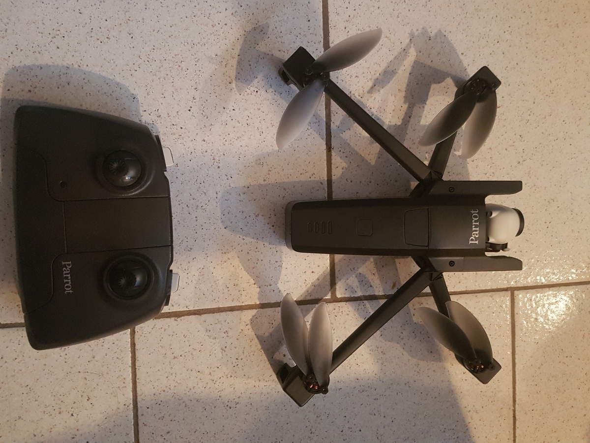 Test du Parrot ANAFI - Thomas et Camille autour du monde