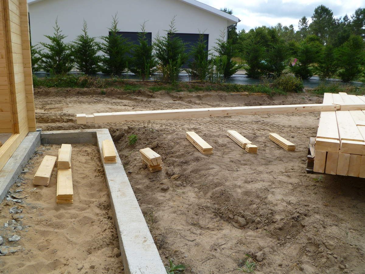 Mise en place des poutres - autoconstruction-maison-bois47