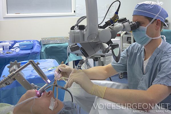 L'endoscopie ou laryngoscopie en suspension - VOCAL 06 23 78 01 34