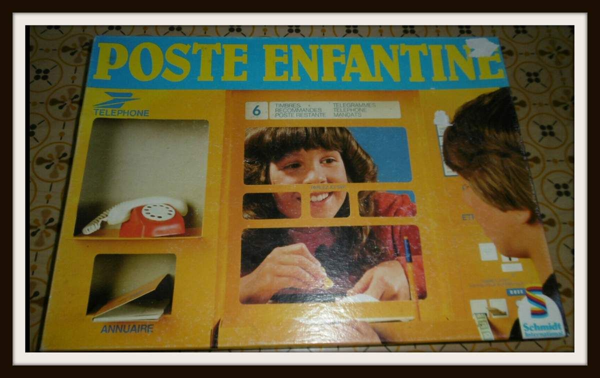 MARIANNE DE BÉQUET / POSTE ENFANTINE - UN MONDE DE FOUS