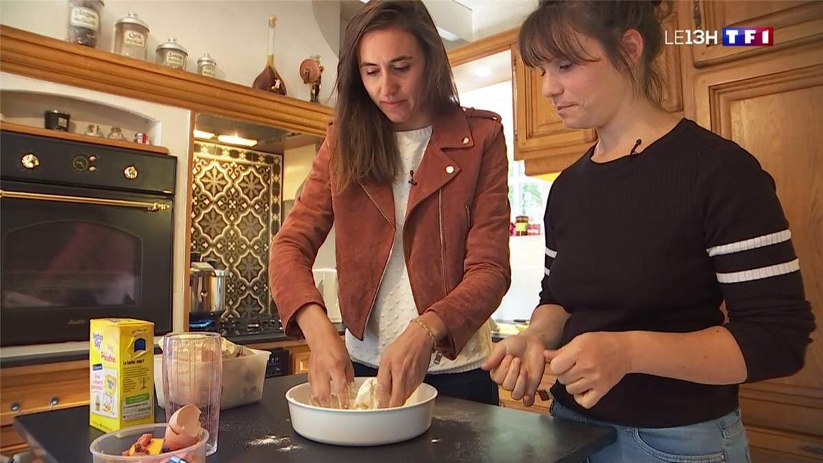 Alison Tassin Le 13H TF1 le 29.09.2018 - Les Caps de TomA