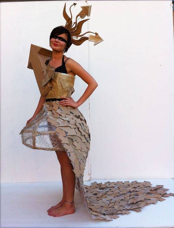 15 Cette mode unique en carton est très détaillée - sobuzz