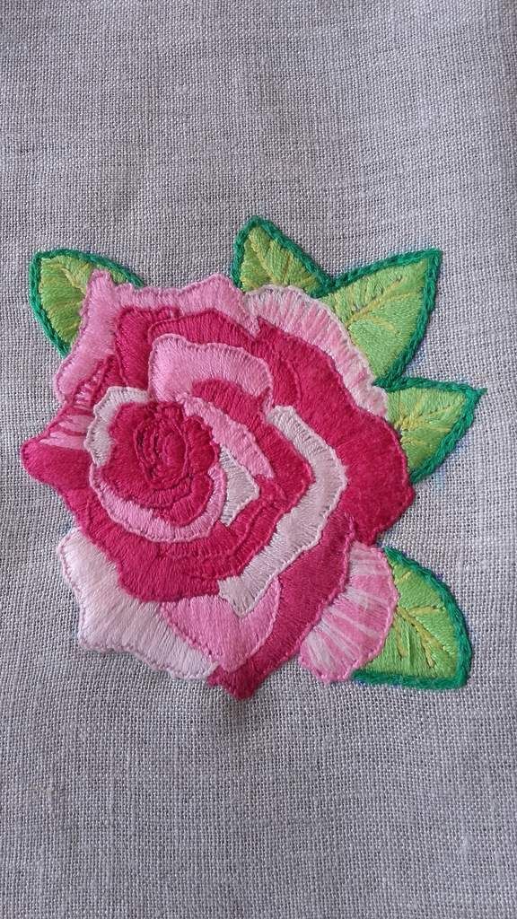 Une Rose - L' Atelier-de-Malicette