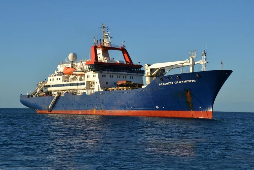 Le Marion Dufresne raconté par Marie des Tortues - Manu et Martin ...