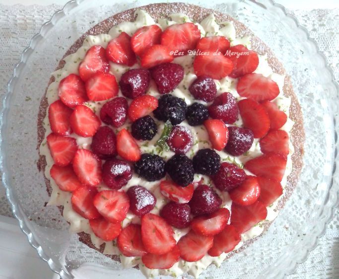 Tarte citron vert et fruits rouges sur sablé Breton - Les Délices de Meryem