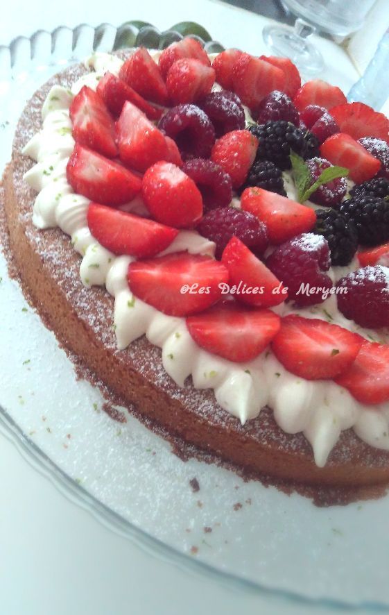 Tarte citron vert et fruits rouges sur sablé Breton - Les Délices de Meryem