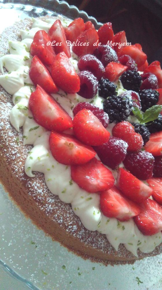 Tarte citron vert et fruits rouges sur sablé Breton - Les Délices de Meryem