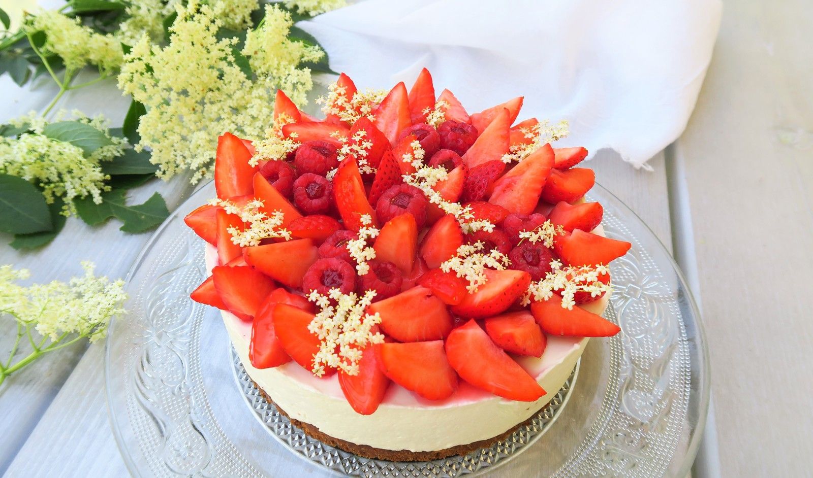 Cheesecake aux fruits rouges et sureau - Sysypastries