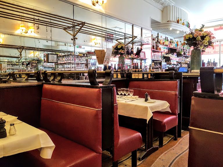 Savy (Paris 8) : Toujours debout ! - Restos sur le Grill - Blog ...