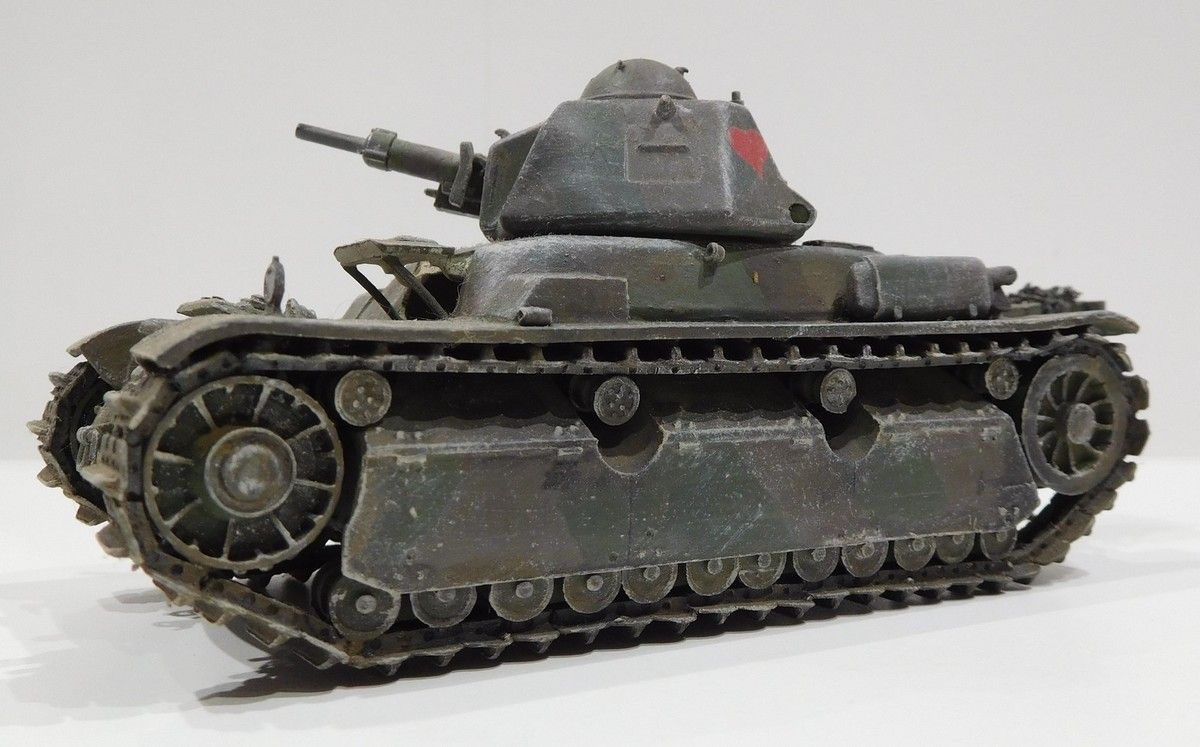 FRANCE/ Renault R40 - MAQUETTES, MES BLINDES AU 1/35 MAQUETTES