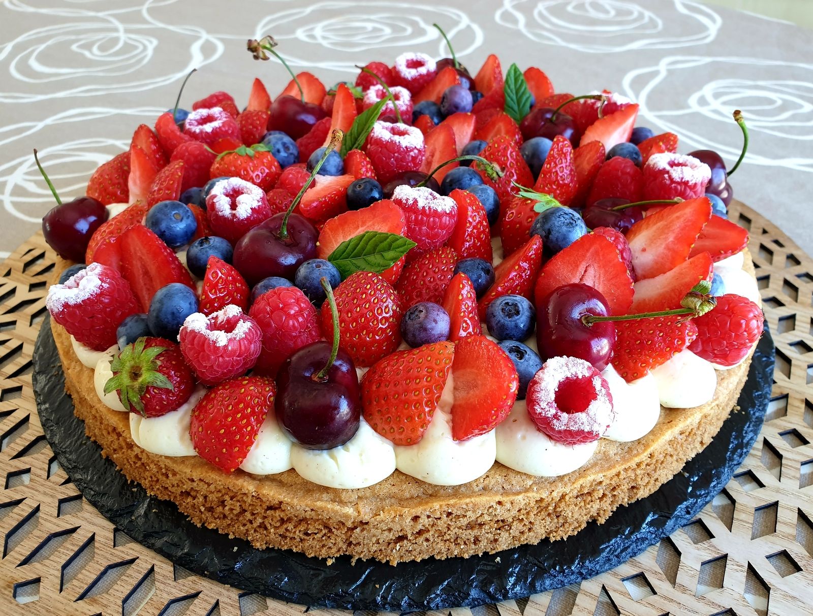 Tarte aux fruits rouges sur sablé breton - Ramène ta fraise