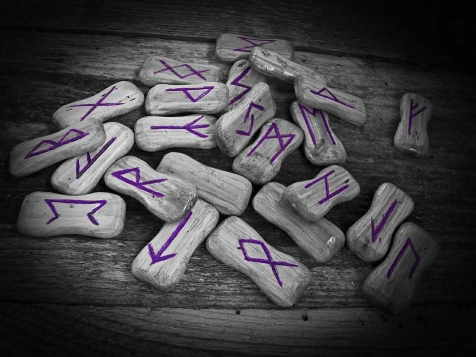 Secrets Of The Runes - The Tree Of Wisdom