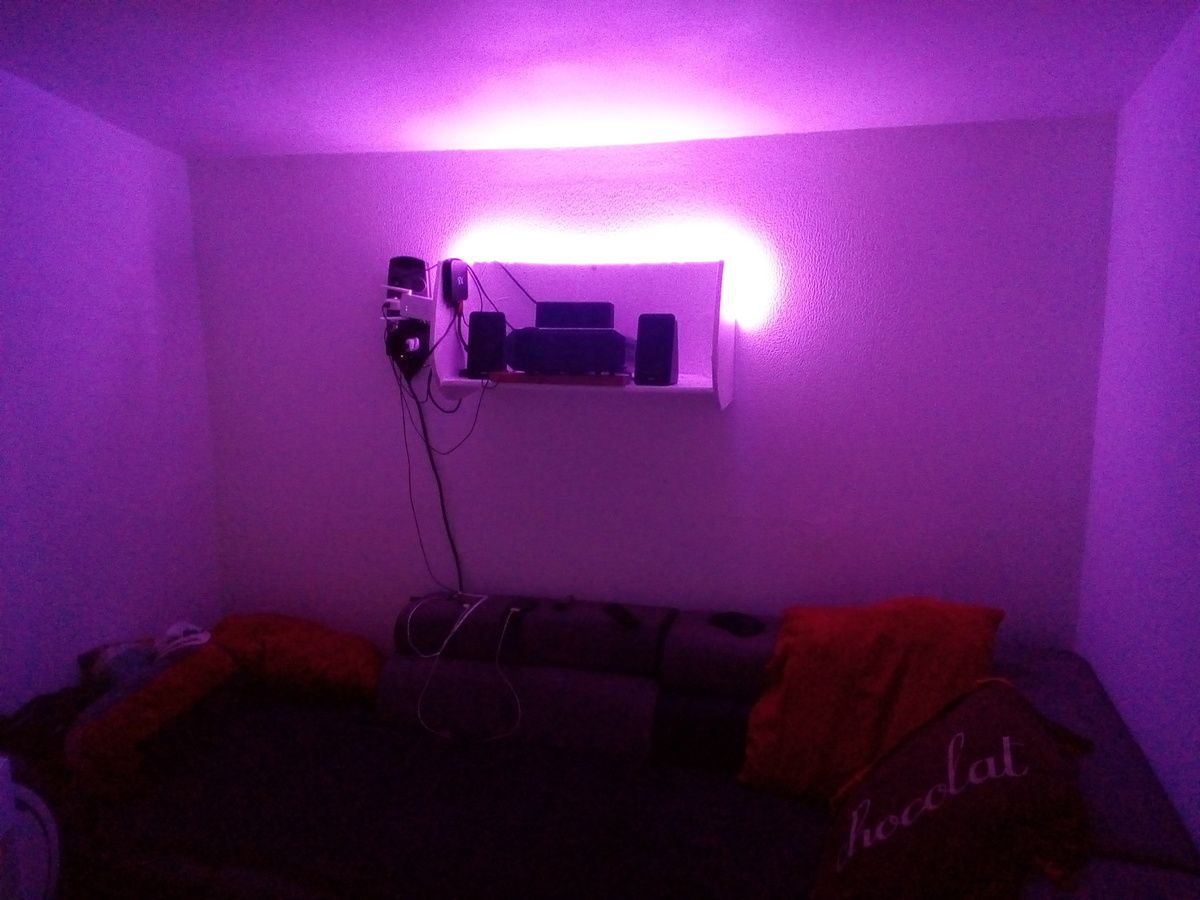 J'ai acheté un ruban led pour mettre en valeur mon projecteur de chez ...