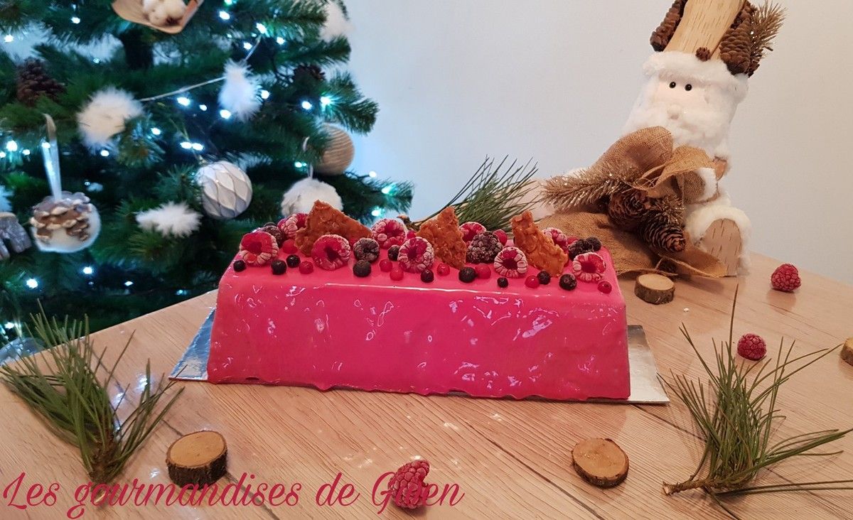 Bûche aux fruits rouges - Les gourmandises de Gwen