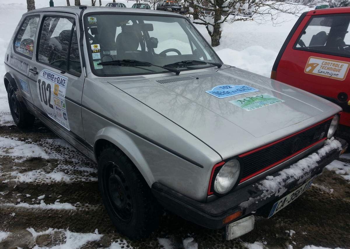 VOLKSWAGEN GOLF 1 GTI 1600 - photo fiche technique auto