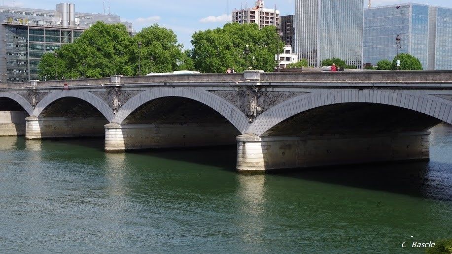 35 ponts de Paris - Un auvergnat à paris