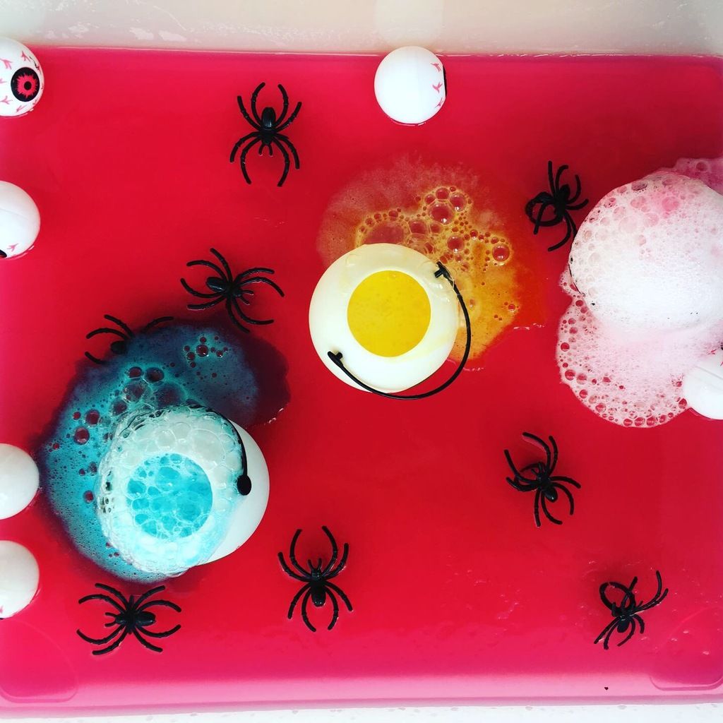 Bac sensoriel gluant d’Halloween - mamanpassion.over-blog.com