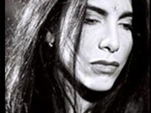 stephend, une chanteuse française d'origine gitane avec sa voix grave ...