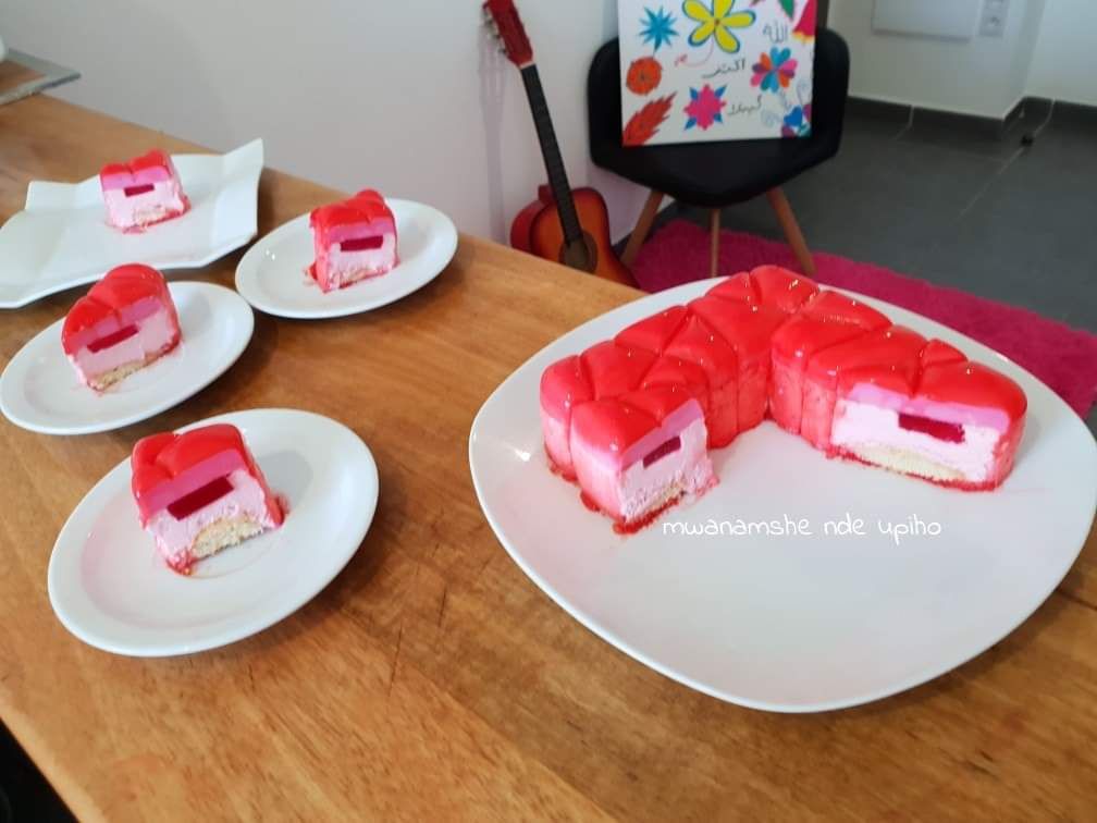 Entremet square aux fraises - mwanamshe upiho
