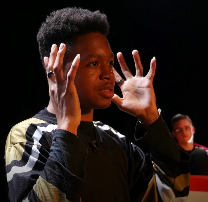 Les portraits du Trophée d'Impro Culture & Diversité : Devann, l ...